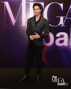 Glam Rock at The MEGA Ball: A New Era – TheStyleRandomGuy